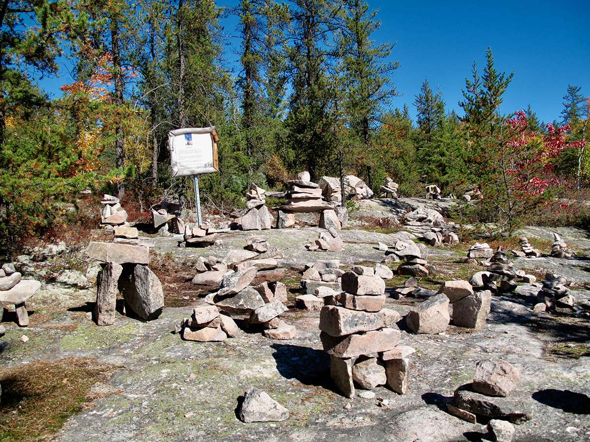 Sentier pédestre de la Roche du millénaire | Randonnée pédestre | Accès ...